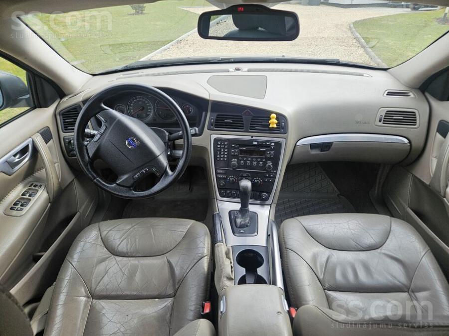 Pelēks Volvo XC70 2004 Ogre, ar dzinēja tilpumu 2.40 L un nobraukumu 354 tūkst. km par 1800 €, foto 15 vietnē AUTOMOTO.COM.LV