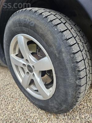 Pelēks Volvo XC70 2004 Ogre, ar dzinēja tilpumu 2.40 L un nobraukumu 354 tūkst. km par 1800 €, foto 18 vietnē AUTOMOTO.COM.LV