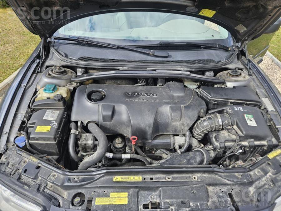 Pelēks Volvo XC70 2004 Ogre, ar dzinēja tilpumu 2.40 L un nobraukumu 354 tūkst. km par 1800 €, foto 19 vietnē AUTOMOTO.COM.LV