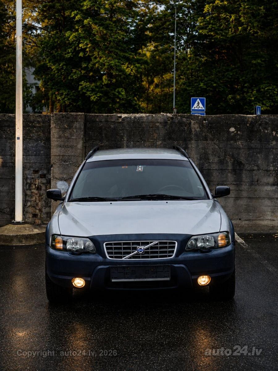 Pelēks Volvo XC70 2004 Tallina, ar dzinēja tilpumu 0.00 L un nobraukumu 240 tūkst. km par 5400 €, foto 3 vietnē AUTOMOTO.COM.LV