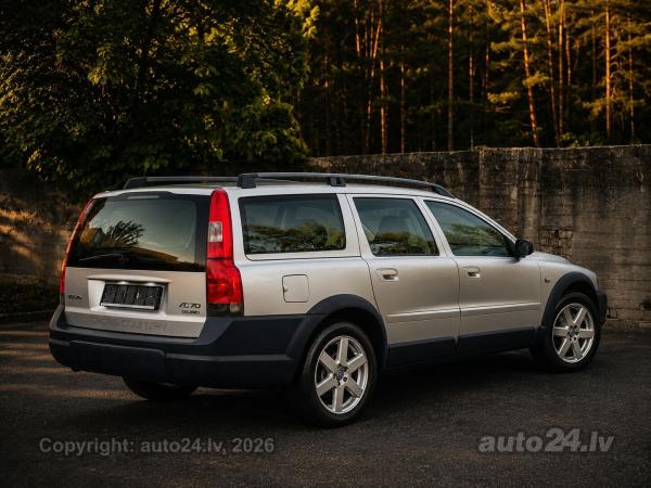 Pelēks Volvo XC70 2004 Tallina, ar dzinēja tilpumu 0.00 L un nobraukumu 240 tūkst. km par 5400 €, foto 5 vietnē AUTOMOTO.COM.LV