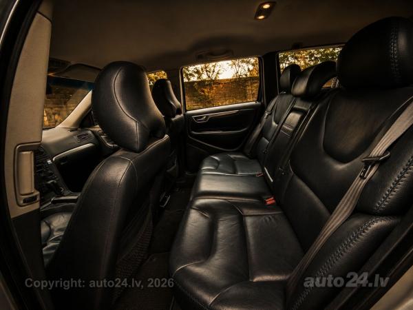 Pelēks Volvo XC70 2004 Tallina, ar dzinēja tilpumu 0.00 L un nobraukumu 240 tūkst. km par 5400 €, foto 9 vietnē AUTOMOTO.COM.LV