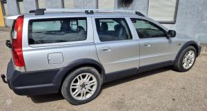 Grey Volvo XC70 2004 in Vilnius, with an engine capacity of 2.40 L and mileage of 479 thousand km for 2500 €, photo 4 on AUTOMOTO.COM.LV