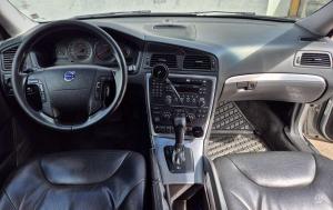 Grey Volvo XC70 2004 in Vilnius, with an engine capacity of 2.40 L and mileage of 479 thousand km for 2500 €, photo 8 on AUTOMOTO.COM.LV