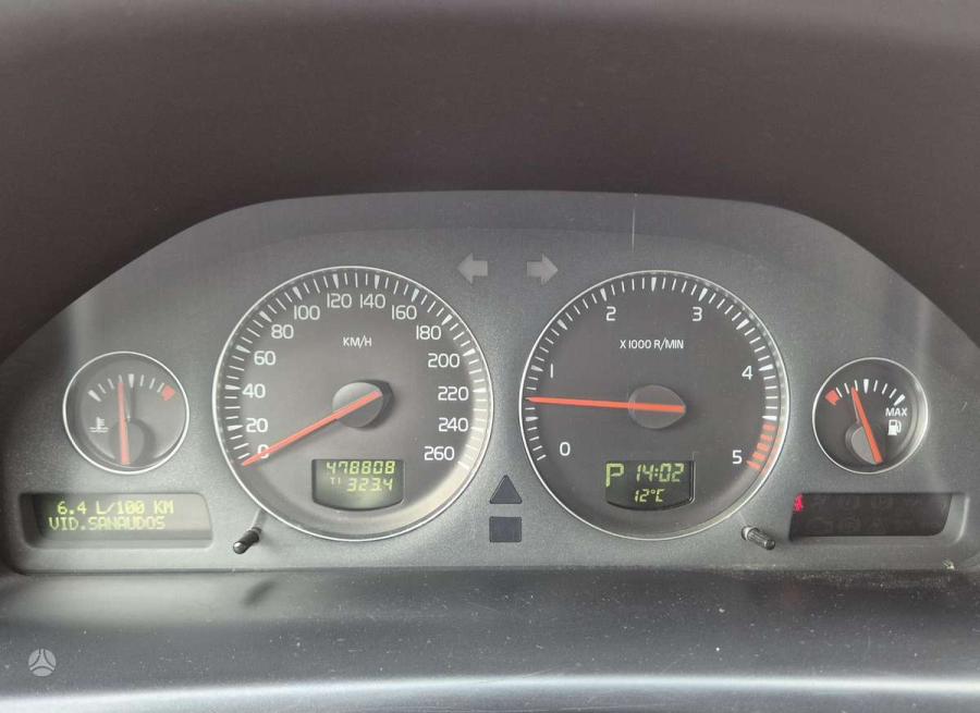 Grey Volvo XC70 2004 in Vilnius, with an engine capacity of 2.40 L and mileage of 479 thousand km for 2500 €, photo 14 on AUTOMOTO.COM.LV