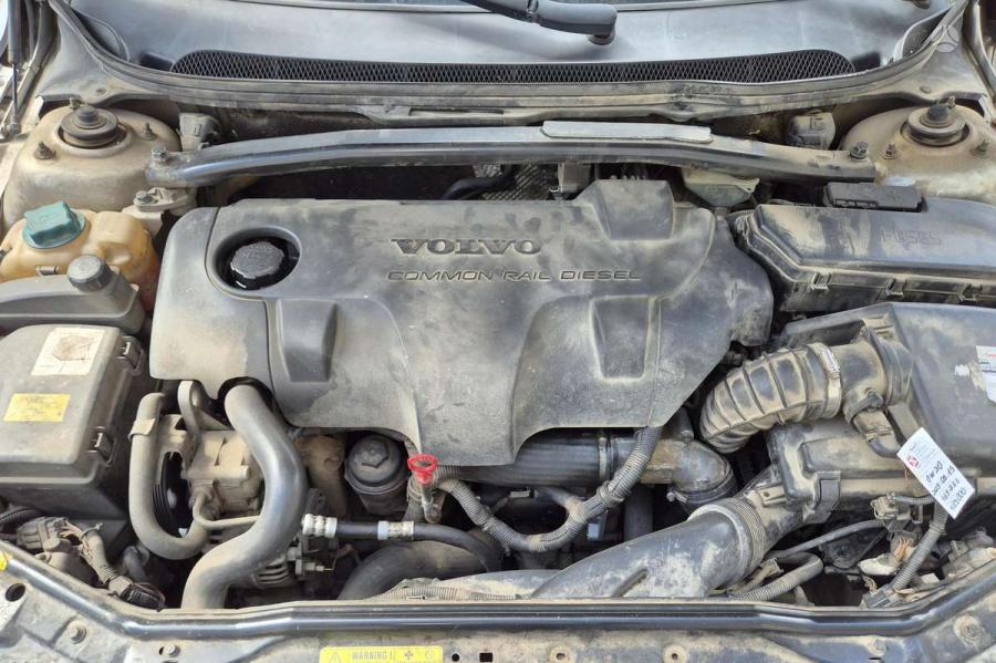 Grey Volvo XC70 2004 in Vilnius, with an engine capacity of 2.40 L and mileage of 479 thousand km for 2500 €, photo 15 on AUTOMOTO.COM.LV