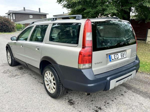 Pelēks Volvo XC70 2004 Viļņa, ar dzinēja tilpumu 2.40 L un nobraukumu 500 tūkst. km par 1499 €, foto 3 vietnē AUTOMOTO.COM.LV