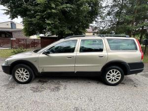 Grey Volvo XC70 2004 in Vilnius, with an engine capacity of 2.40 L and mileage of 500 thousand km for 1499 €, photo 7 on AUTOMOTO.COM.LV