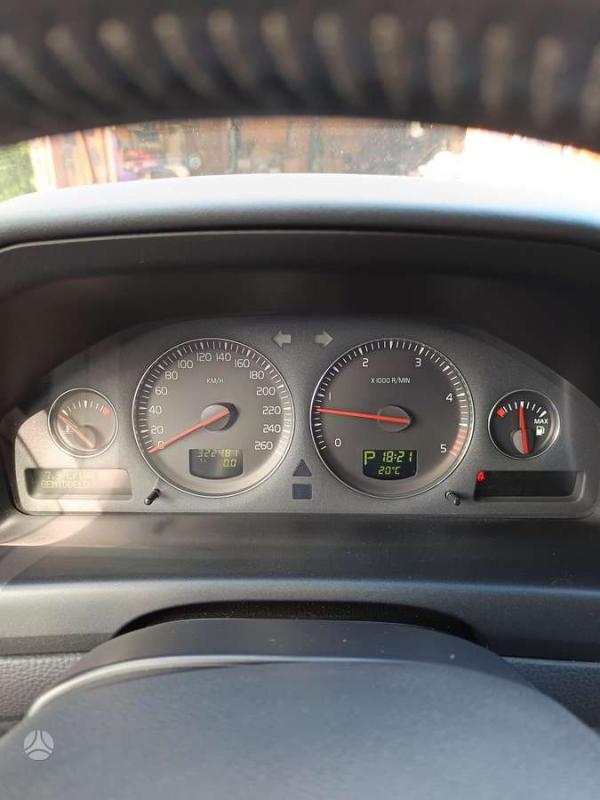 Pelēks Volvo XC70 2004 Viļņa, ar dzinēja tilpumu 2.40 L un nobraukumu 322 tūkst. km par 3400 €, foto 7 vietnē AUTOMOTO.COM.LV