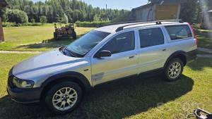 Grey Volvo XC70 2004 in Valmiera, with an engine capacity of 2.40 L and mileage of 436 thousand km for 1750 €, photo  on AUTOMOTO.COM.LV