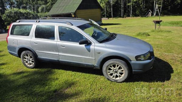 Grey Volvo XC70 2004 in Valmiera, with an engine capacity of 2.40 L and mileage of 436 thousand km for 1750 €, photo 2 on AUTOMOTO.COM.LV