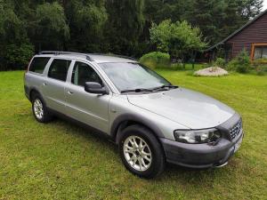 Pelēks Volvo XC70 2004 Klaipėda, ar dzinēja tilpumu 2.40 L un nobraukumu 350 tūkst. km par 1450 €, foto  vietnē AUTOMOTO.COM.LV