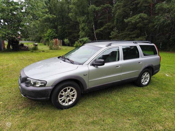 Pelēks Volvo XC70 2004 Klaipėda, ar dzinēja tilpumu 2.40 L un nobraukumu 350 tūkst. km par 1450 €, foto 2 vietnē AUTOMOTO.COM.LV