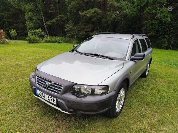 Pelēks Volvo XC70 2004 Klaipėda, ar dzinēja tilpumu 2.40 L un nobraukumu 350 tūkst. km par 1450 €, foto 3 vietnē AUTOMOTO.COM.LV