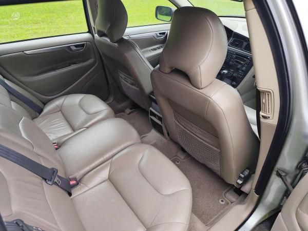 Pelēks Volvo XC70 2004 Klaipėda, ar dzinēja tilpumu 2.40 L un nobraukumu 350 tūkst. km par 1450 €, foto 7 vietnē AUTOMOTO.COM.LV