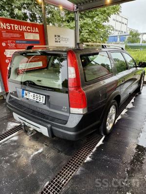 Pelēks Volvo XC70 2004 Rīga, ar dzinēja tilpumu 2.40 L un nobraukumu 409 tūkst. km par 2450 €, foto 4 vietnē AUTOMOTO.COM.LV