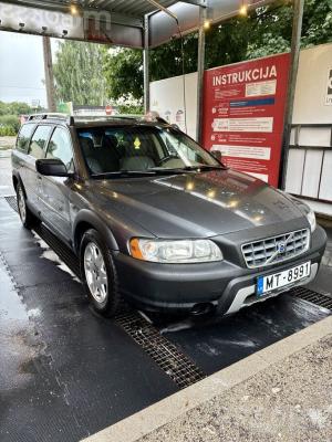 Pelēks Volvo XC70 2004 Rīga, ar dzinēja tilpumu 2.40 L un nobraukumu 409 tūkst. km par 2450 €, foto 6 vietnē AUTOMOTO.COM.LV