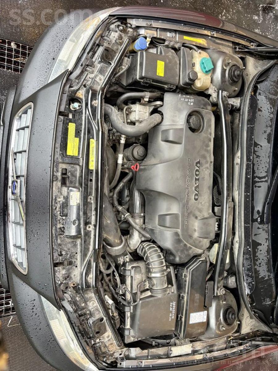 Pelēks Volvo XC70 2004 Rīga, ar dzinēja tilpumu 2.40 L un nobraukumu 409 tūkst. km par 2450 €, foto 7 vietnē AUTOMOTO.COM.LV