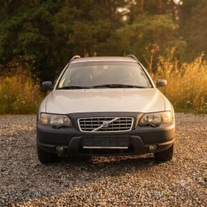 Pelēks Volvo XC70 2004 Tallina, ar dzinēja tilpumu 2.40 L un nobraukumu 240 tūkst. km par 5390 €, foto 3 vietnē AUTOMOTO.COM.LV