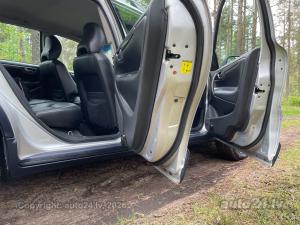 Pelēks Volvo XC70 2004 Tallina, ar dzinēja tilpumu 2.40 L un nobraukumu 240 tūkst. km par 5390 €, foto 12 vietnē AUTOMOTO.COM.LV