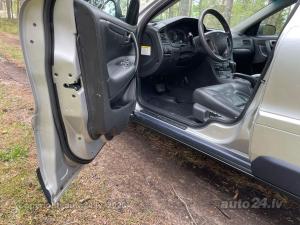 Pelēks Volvo XC70 2004 Tallina, ar dzinēja tilpumu 2.40 L un nobraukumu 240 tūkst. km par 5390 €, foto 15 vietnē AUTOMOTO.COM.LV