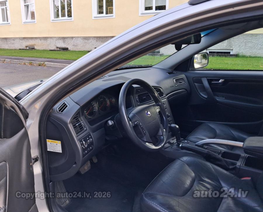 Pelēks Volvo XC70 2004 Paide, ar dzinēja tilpumu 2.40 L un nobraukumu 0 tūkst. km par 4450 €, foto 7 vietnē AUTOMOTO.COM.LV