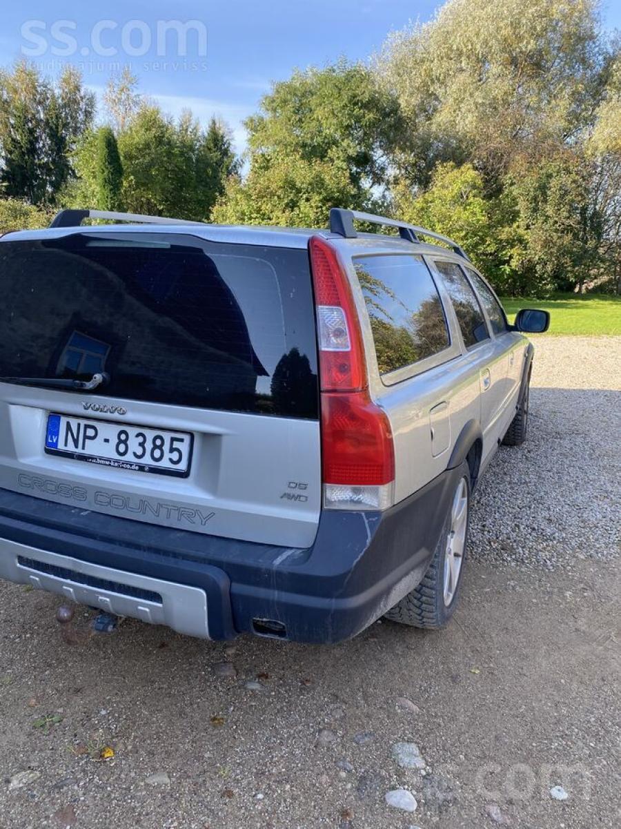 Pelēks Volvo XC70 2004 Liepāja, ar dzinēja tilpumu 2.40 L un nobraukumu 510 tūkst. km par 2050 €, foto 4 vietnē AUTOMOTO.COM.LV
