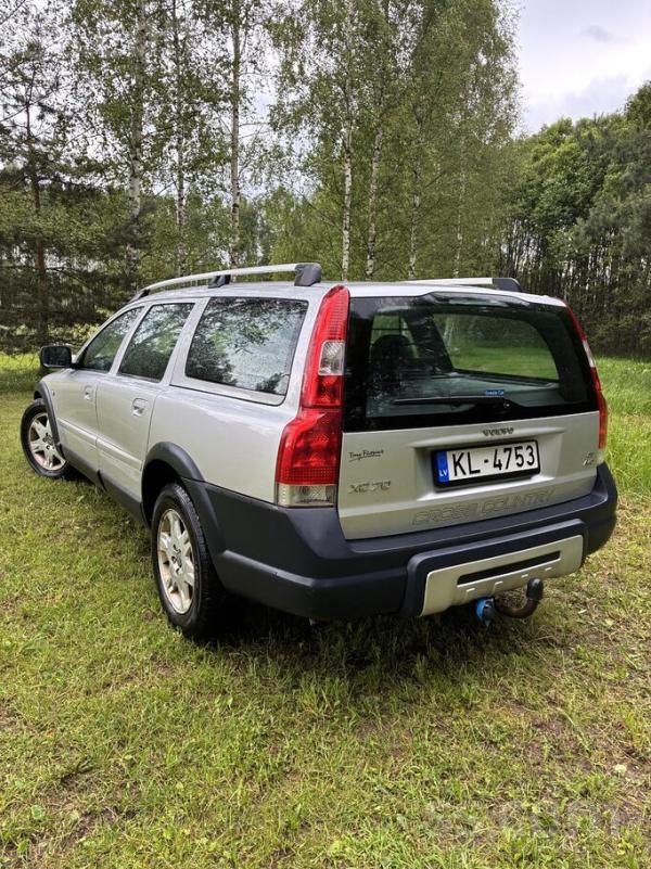Grey Volvo XC70 2005 in Rezekne, with an engine capacity of 2.40 L and mileage of 256 thousand km for 4000 €, photo 3 on AUTOMOTO.COM.LV