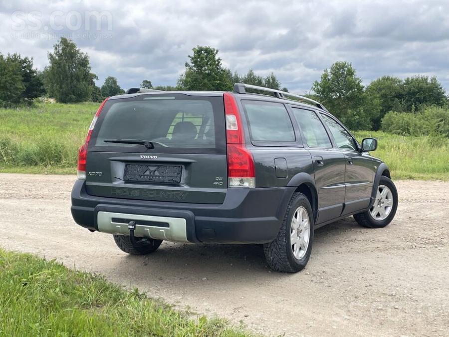 Grey Volvo XC70 2005 in Riga, with an engine capacity of 2.40 L and mileage of 0 thousand km for 4300 €, photo 10 on AUTOMOTO.COM.LV