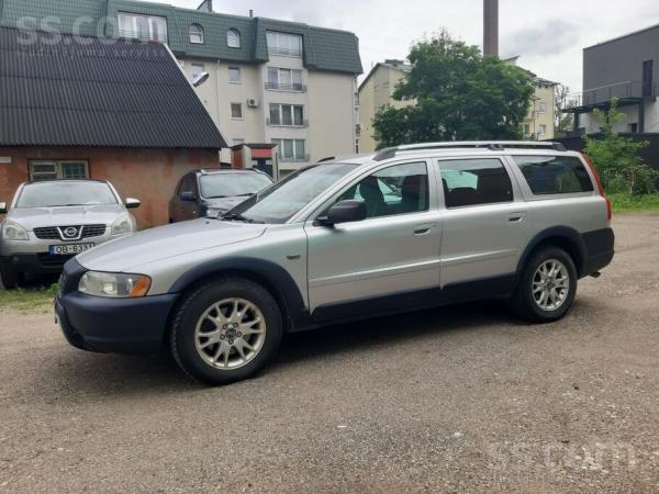 Pelēks Volvo XC70 2005 Daugavpils, ar dzinēja tilpumu 2.40 L un nobraukumu 0 tūkst. km par 2950 €, foto 2 vietnē AUTOMOTO.COM.LV
