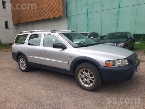 Pelēks Volvo XC70 2005 Daugavpils, ar dzinēja tilpumu 2.40 L un nobraukumu 0 tūkst. km par 2950 €, foto 5 vietnē AUTOMOTO.COM.LV