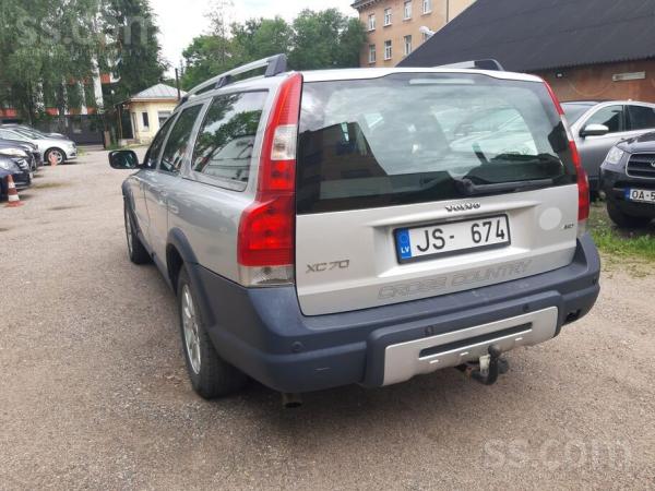 Pelēks Volvo XC70 2005 Daugavpils, ar dzinēja tilpumu 2.40 L un nobraukumu 0 tūkst. km par 2950 €, foto 9 vietnē AUTOMOTO.COM.LV