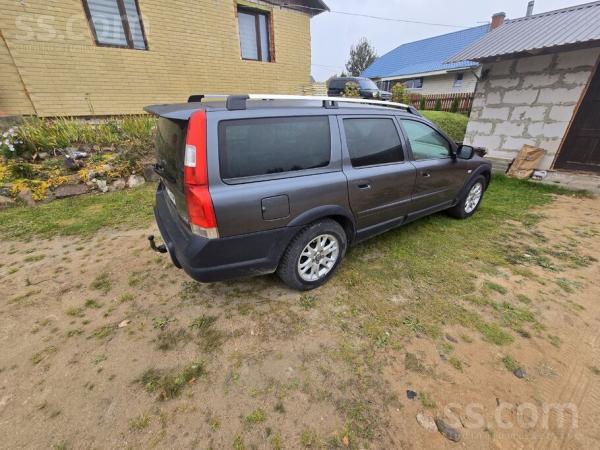 Pelēks Volvo XC70 2005 Ludza, ar dzinēja tilpumu 2.40 L un nobraukumu 384 tūkst. km par 2650 €, foto 3 vietnē AUTOMOTO.COM.LV