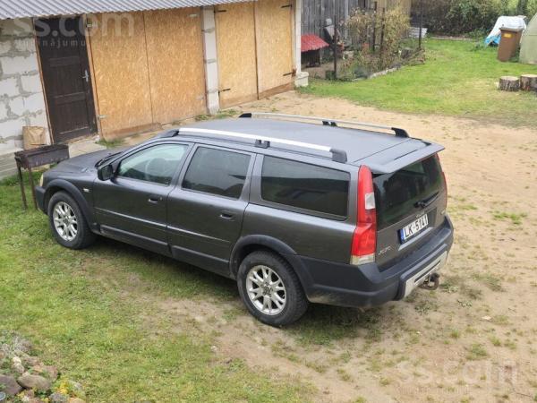 Pelēks Volvo XC70 2005 Ludza, ar dzinēja tilpumu 2.40 L un nobraukumu 384 tūkst. km par 2650 €, foto 5 vietnē AUTOMOTO.COM.LV