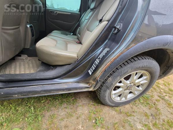 Pelēks Volvo XC70 2005 Ludza, ar dzinēja tilpumu 2.40 L un nobraukumu 384 tūkst. km par 2650 €, foto 6 vietnē AUTOMOTO.COM.LV