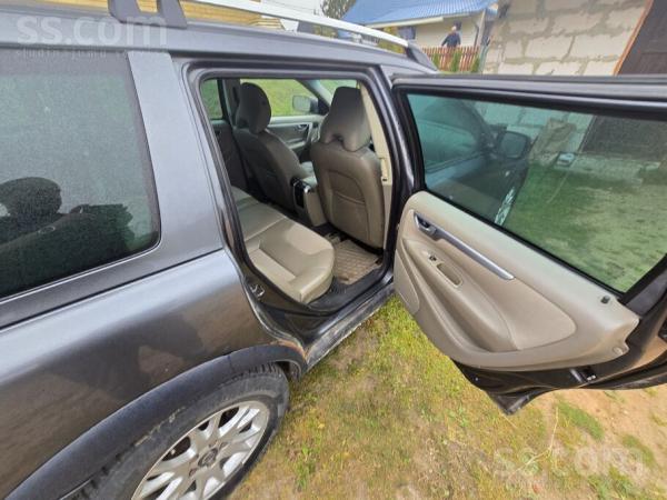 Pelēks Volvo XC70 2005 Ludza, ar dzinēja tilpumu 2.40 L un nobraukumu 384 tūkst. km par 2650 €, foto 11 vietnē AUTOMOTO.COM.LV