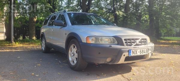Grey Volvo XC70 2005 in Bauska, with an engine capacity of 2.40 L and mileage of 376 thousand km for 2700 €, photo 2 on AUTOMOTO.COM.LV