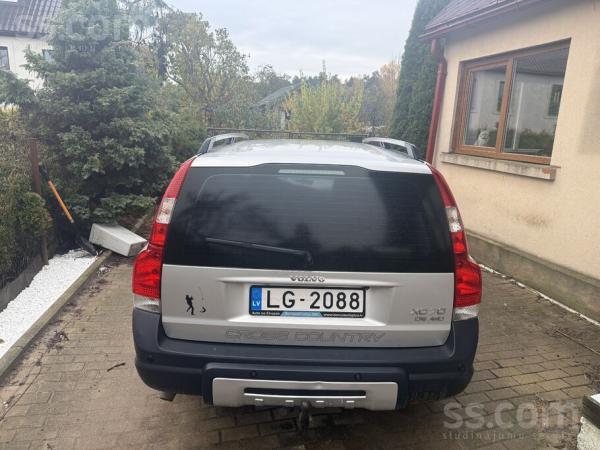 Grey Volvo XC70 2005 in Riga, with an engine capacity of 2.40 L and mileage of 426 thousand km for 2300 €, photo 2 on AUTOMOTO.COM.LV