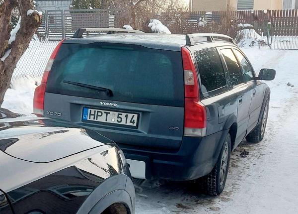 Pelēks Volvo XC70 2005 Viļņa, ar dzinēja tilpumu 2.40 L un nobraukumu 402 tūkst. km par 2600 €, foto 1 vietnē AUTOMOTO.COM.LV