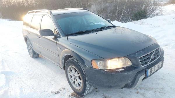 Pelēks Volvo XC70 2005 Viļņa, ar dzinēja tilpumu 2.40 L un nobraukumu 402 tūkst. km par 2600 €, foto 3 vietnē AUTOMOTO.COM.LV