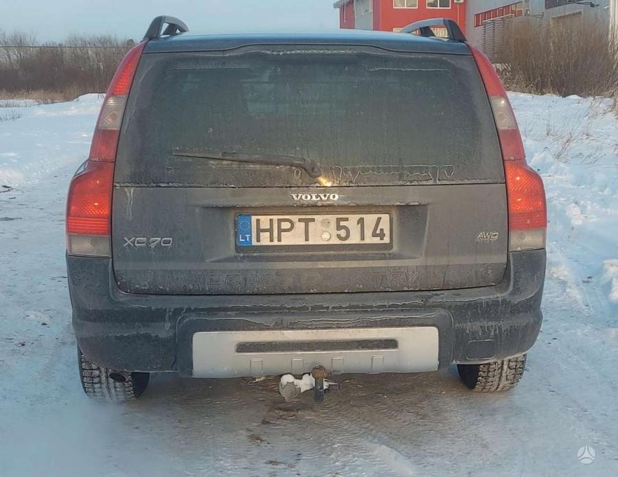 Pelēks Volvo XC70 2005 Viļņa, ar dzinēja tilpumu 2.40 L un nobraukumu 402 tūkst. km par 2600 €, foto 5 vietnē AUTOMOTO.COM.LV