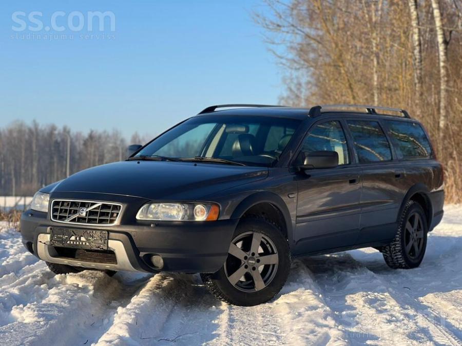 Grey Volvo XC70 2005 in Riga, with an engine capacity of 2.40 L and mileage of 328 thousand km for 4650 €, photo 1 on AUTOMOTO.COM.LV