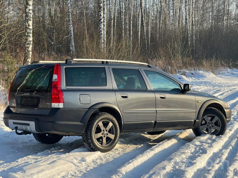 Grey Volvo XC70 2005 in Riga, with an engine capacity of 2.40 L and mileage of 328 thousand km for 4650 €, photo 7 on AUTOMOTO.COM.LV