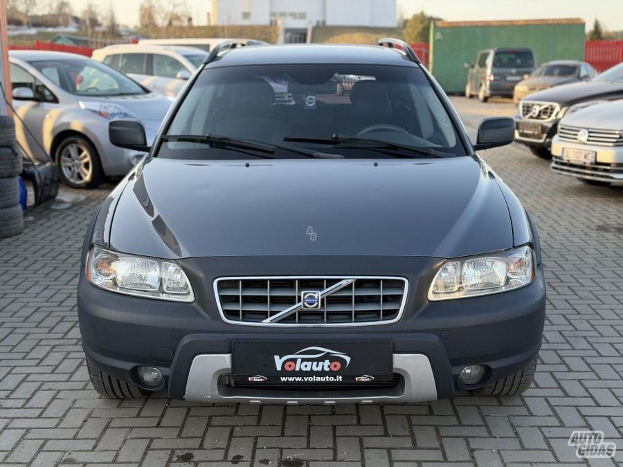 Grey Volvo XC70 2005 in Vilnius, with an engine capacity of 2.40 L and mileage of 365 thousand km for 2500 €, photo 2 on AUTOMOTO.COM.LV