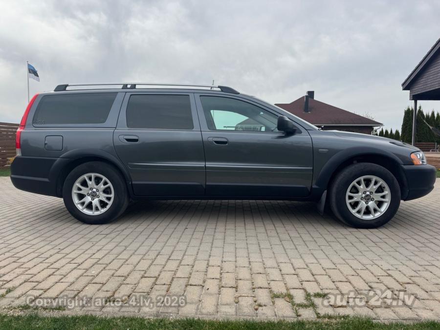 Pelēks Volvo XC70 2005 Tartu, ar dzinēja tilpumu 2.40 L un nobraukumu 397 tūkst. km par 3500 €, foto 4 vietnē AUTOMOTO.COM.LV
