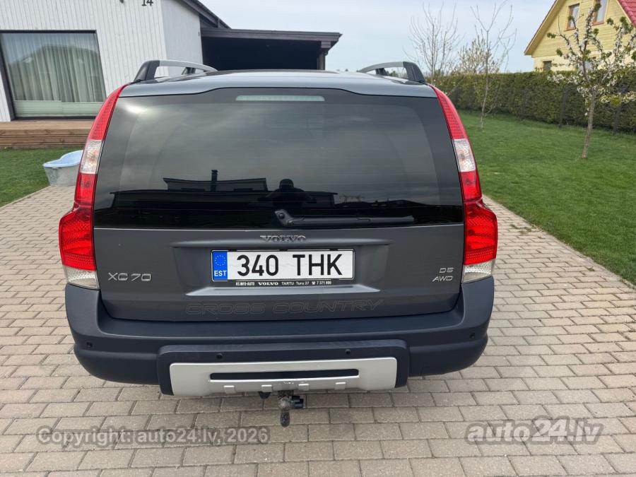 Pelēks Volvo XC70 2005 Tartu, ar dzinēja tilpumu 2.40 L un nobraukumu 397 tūkst. km par 3500 €, foto 5 vietnē AUTOMOTO.COM.LV