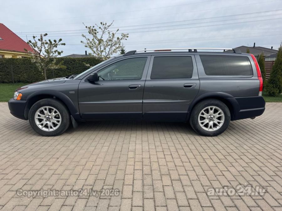 Pelēks Volvo XC70 2005 Tartu, ar dzinēja tilpumu 2.40 L un nobraukumu 397 tūkst. km par 3500 €, foto 6 vietnē AUTOMOTO.COM.LV