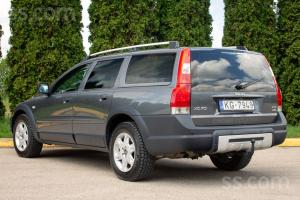 Grey Volvo XC70 2005 in Jelgava, with an engine capacity of 2.40 L and mileage of 353 thousand km for 2800 €, photo 5 on AUTOMOTO.COM.LV