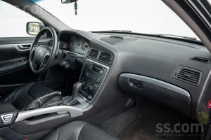Grey Volvo XC70 2005 in Jelgava, with an engine capacity of 2.40 L and mileage of 353 thousand km for 2800 €, photo 9 on AUTOMOTO.COM.LV