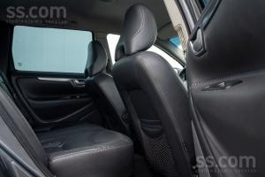 Grey Volvo XC70 2005 in Jelgava, with an engine capacity of 2.40 L and mileage of 353 thousand km for 2800 €, photo 11 on AUTOMOTO.COM.LV